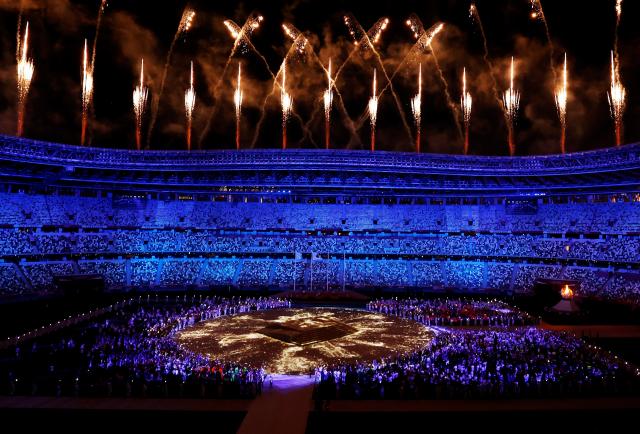 Tokio conecta en directo con París para cederle el relevo olímpico