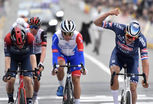 Van der Poel logra su segundo Tour de Flandes tras enorme duelo con Pogacar