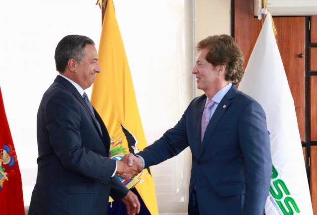 Diego Salgado Ribadeneira es el nuevo director general del Seguro Social