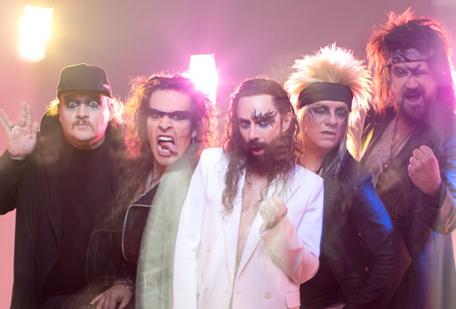 Moderatto rockea canciones 'fresas'