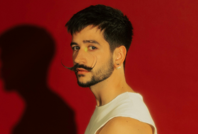 Camilo estrena su nuevo álbum 'De Adentro Pa’ Afuera'