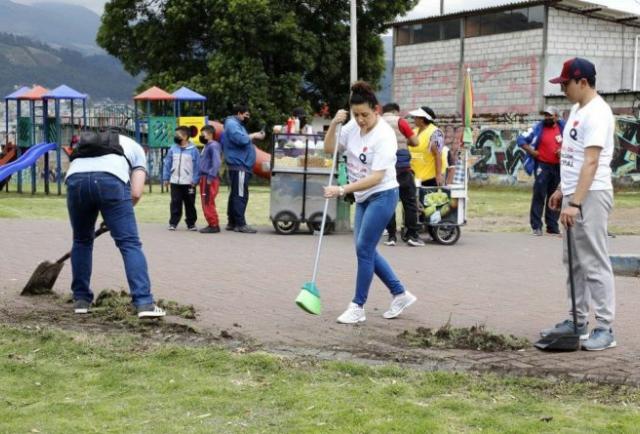 600 barrios participaron de la tradicional Minga de la Quiteñidad