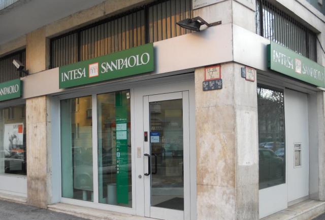 El banco italiano Intesa Sanpaolo permitirá trabajar cuatro días a la ...