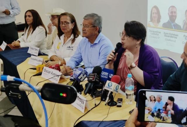 Los candidatos al Consejo de Participación reaccionan al partidismo