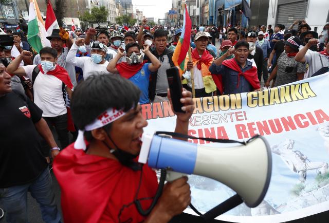 Suben a 60 los muertos en protestas en Perú, tras una nueva víctima en Puno