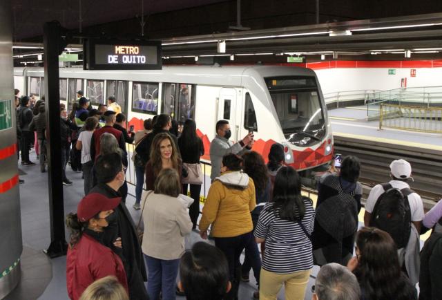 El metro de Quito casi llega a los 5.000 kilómetros recorridos, sin ser ...
