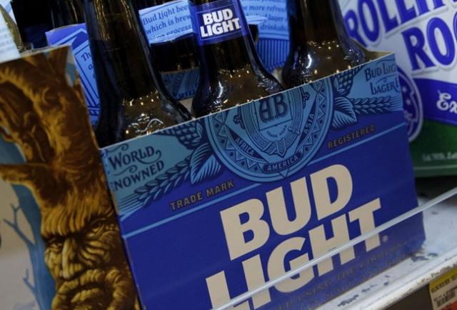 Budweiser, en la polémica por 'influencer' transexual