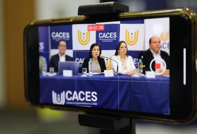 Caces: Nuevas reglas en proceso de acreditación para planteles académicos