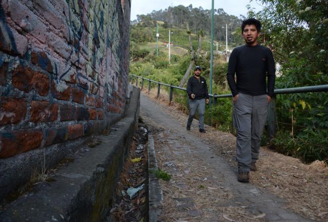 Cuatro Barrios De Quito En Peligro De Perder La única Vía