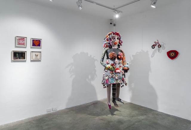 Quito: En ‘Historias y miradas’, dos artistas reúnen sus obras