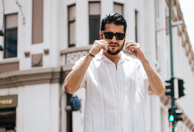 Javier Neira: “Hacemos la guerra con música”