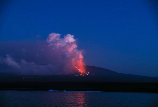 ¿Qué pasa con el volcán La Cumbre en la isla Fernandina de Galápagos?