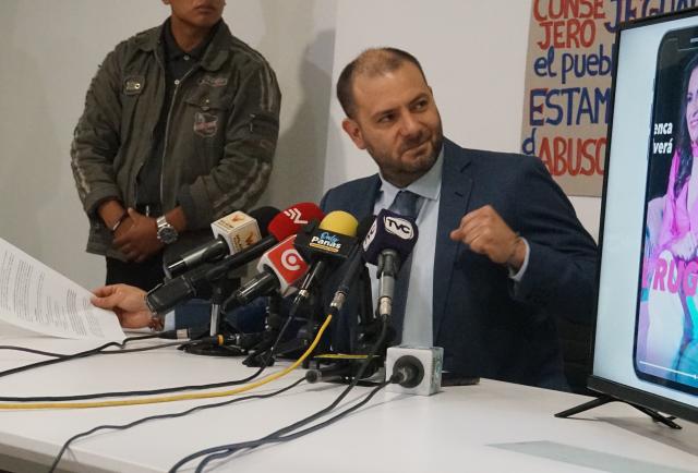 Juan Esteban Guarderas: "La pregunta es si soy o no un perro del gobierno"