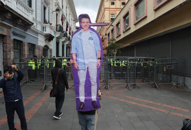 Protestas en Ecuador: queman muñecos de Noboa en rechazo a medidas ...