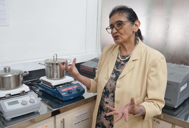 Jenny Ruales “Metales migran desde las ollas a los alimentos”