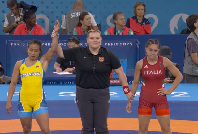 Luisa Valverde avanza a los cuartos de final de lucha en París 2024