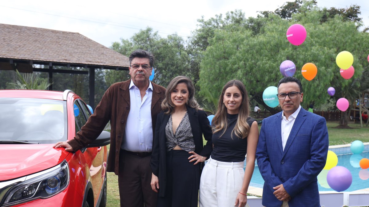 Ambacar presenta sus tres nuevos vehículos de alta gama