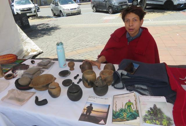 Saberes ancestrales del pueblo Puruhá, expuestos en una feria en Riobamba