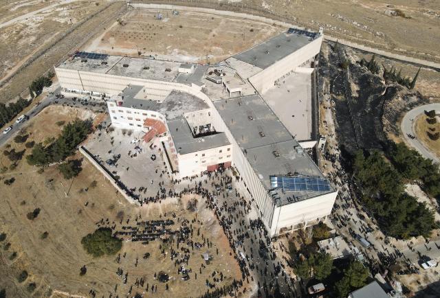 La prisión de Sednaya: Infame centro de torturas y detenciones masivas ...