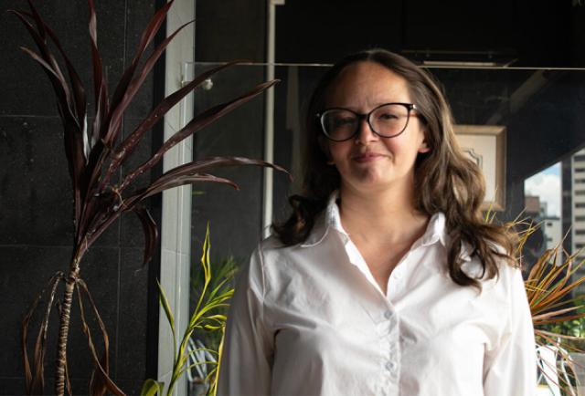 Sandra Araya perfecciona el arte de 'saquear tumbas'