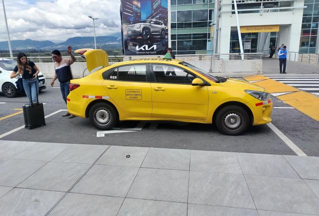 ¿El taxi sigue siendo la opción más cara para llegar al aeropuerto de ...