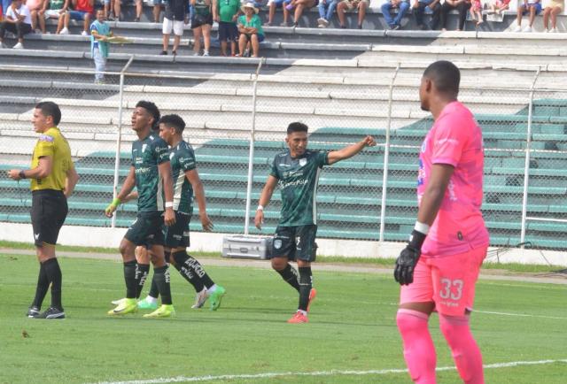 Ángel Mena se perdería el Orense vs Técnico Universitario por lesión ...