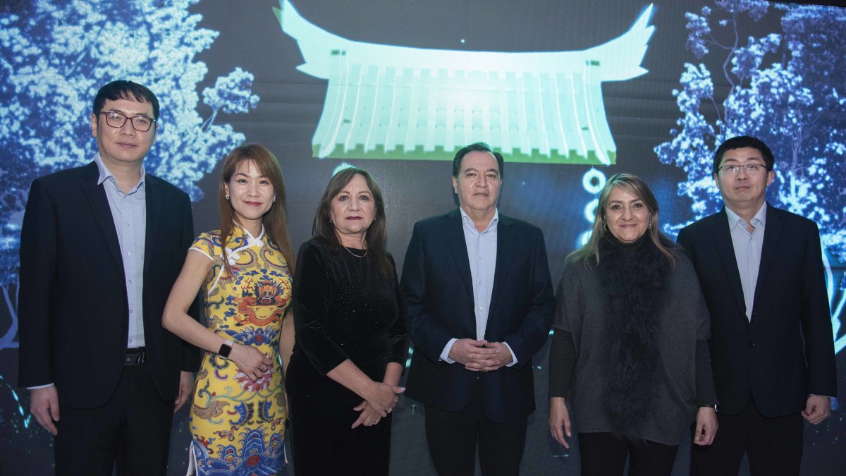Dongfeng presenta su nuevo Suv Mage, 100 % híbrido