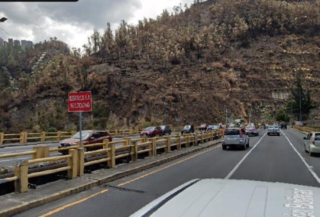 Tragedia en la av. Simón Bolívar: Dos personas caen al río Machángara