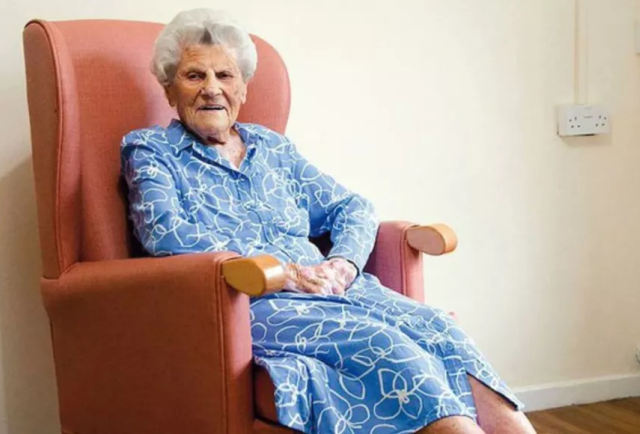 Ethel Caterham alcanza un hito histórico: es la persona más longeva con ...
