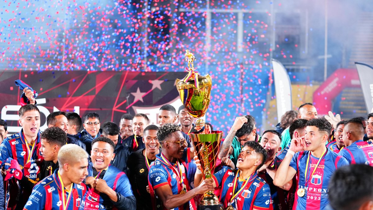 Deportivo Quito renace: copa en Pichincha y camino firme hacia la Copa ...