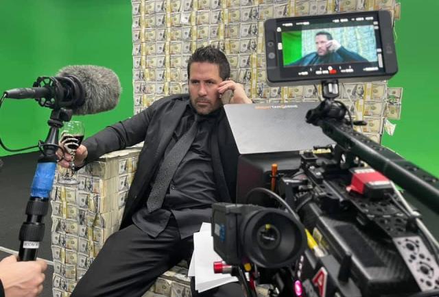 El manaba Sergio Briones estrena ‘The Devil Outside’, su nueva cinta