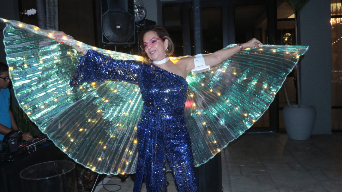 Lili Vivar celebró su cumpleaños con una fiesta setentera en Samborondón