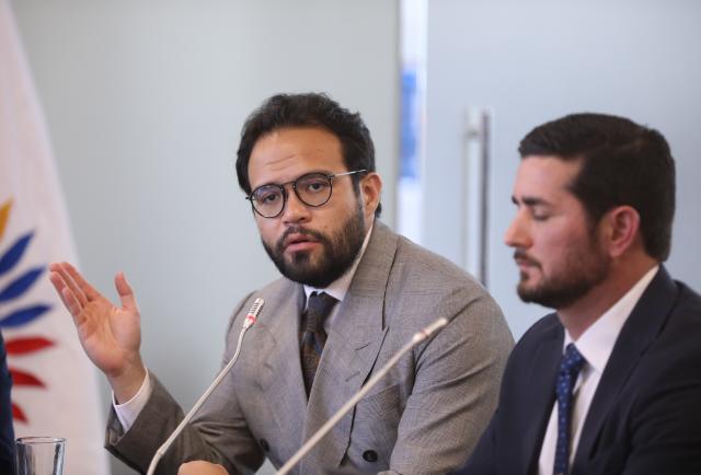 Un país hundido en caca de toro