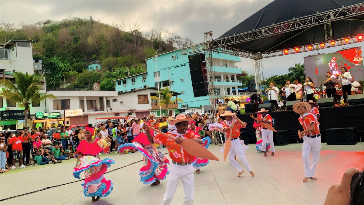 Cuero Son y Pambil: la marimba que rescata a la juventud y revive ...