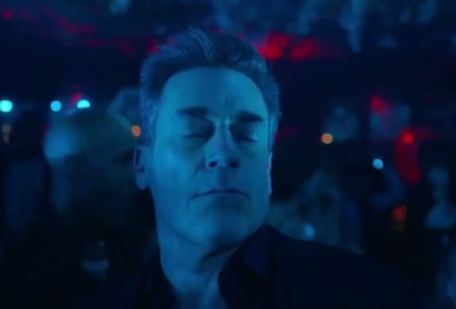 El origen del trend viral 'Turn The Lights Off' que domina TikTok