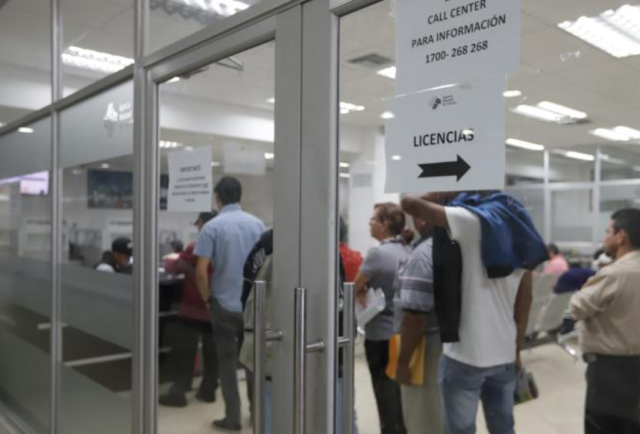 ¿Es posible renovar la licencia de conducir a cualquier edad en Ecuador?