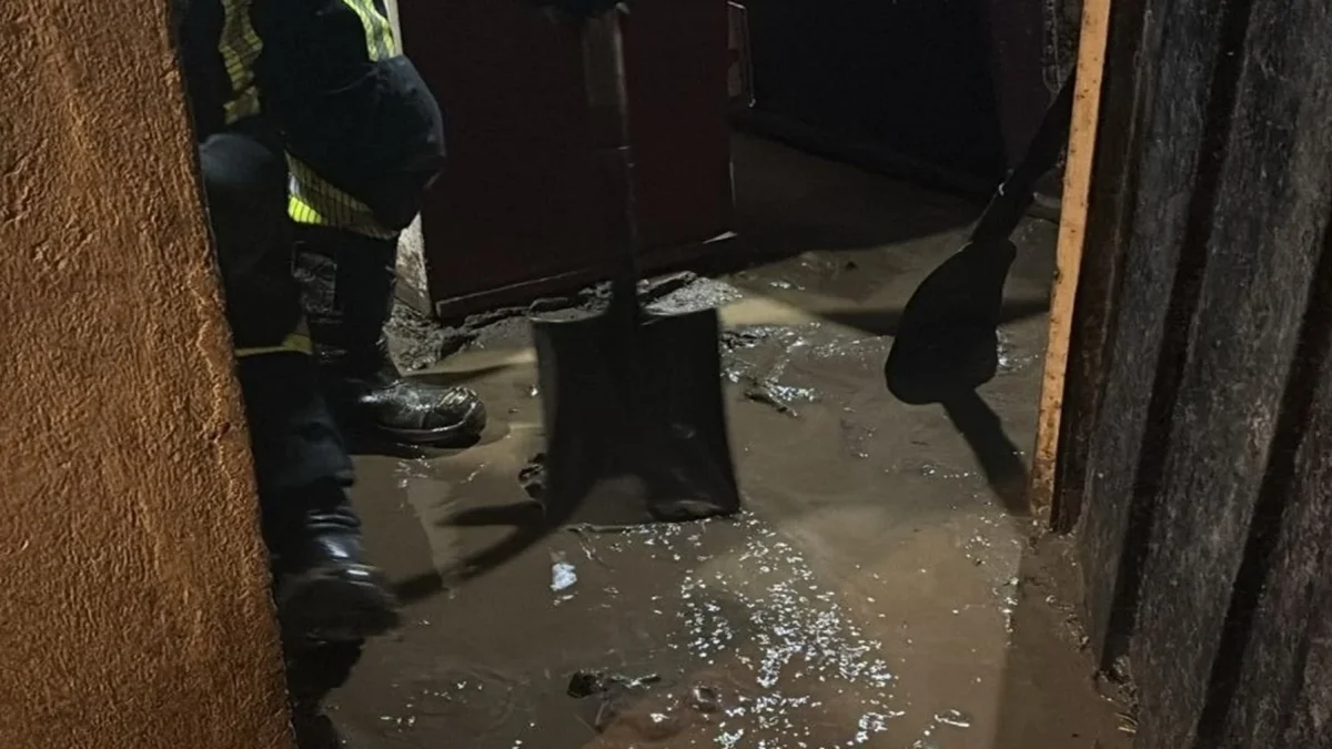 Fuertes lluvias en Quito causaron derrumbes e inundaciones en los ...
