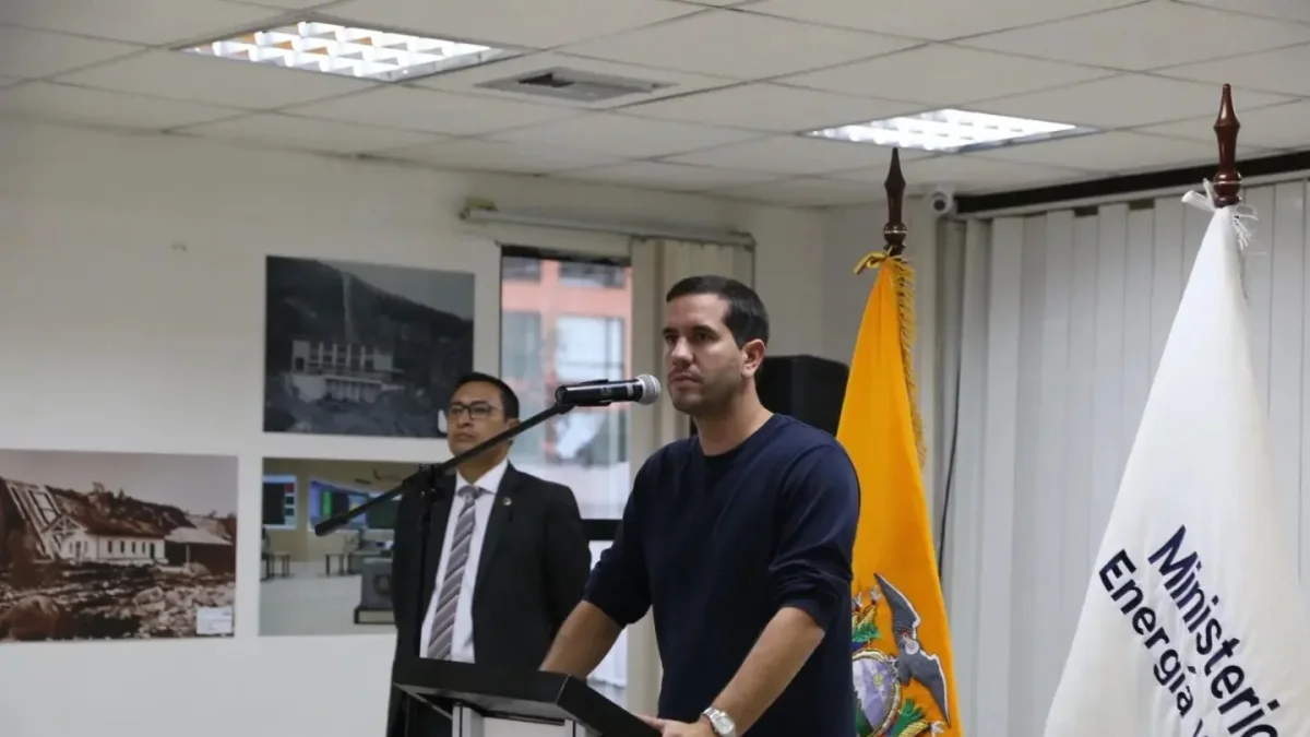 Correos revelan reunión con ATM en el despacho del ministro Roberto Luque