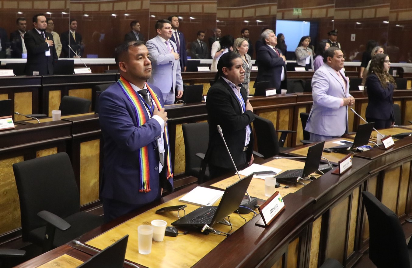 ADN y su mayoría tambalean en la Asamblea, pero siguen vivos: ¿Qué está ...