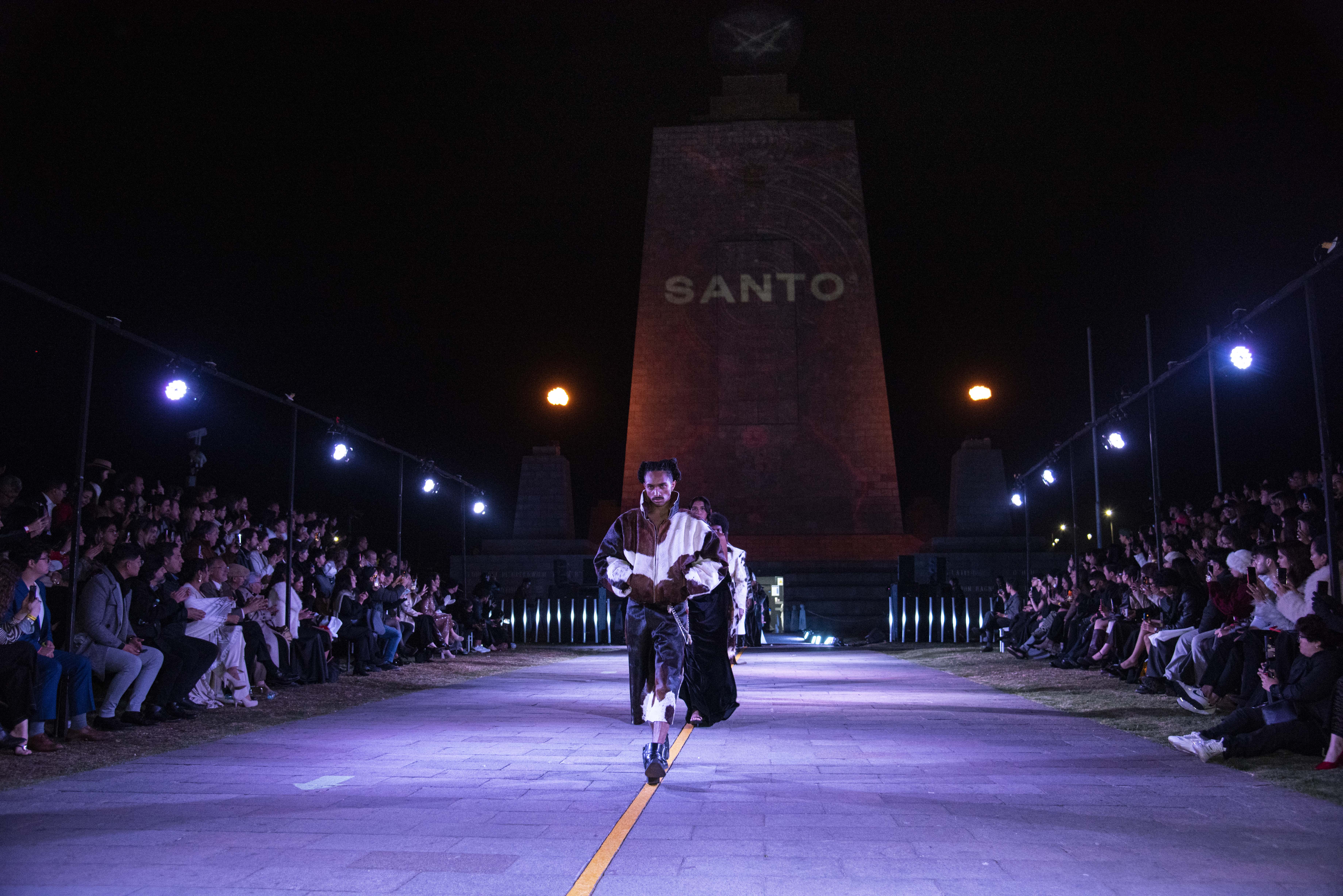DUAL Pasarela: la moda ecuatoriana conquistó la Mitad del Mundo