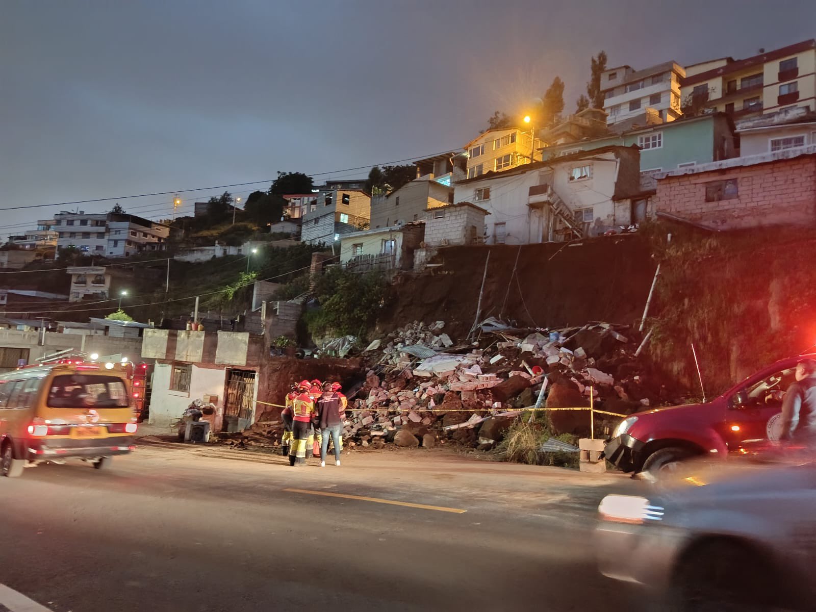 Quito registra menos emergencias en 2025: bajan incendios, inundaciones ...