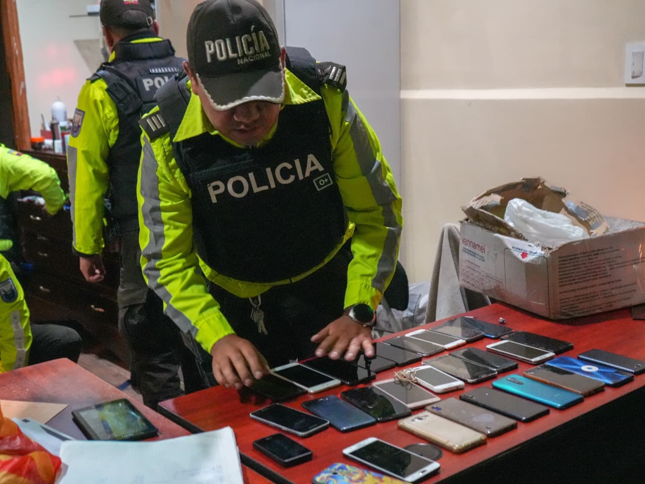 Así puedes denunciar delitos de forma anónima con el QR de tu cédula en ...