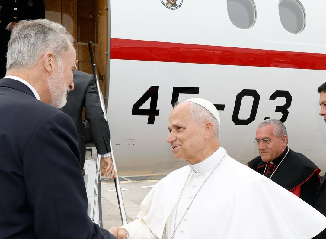 Papa León XIV agradece a la tripulación española que lo llevó a Roma